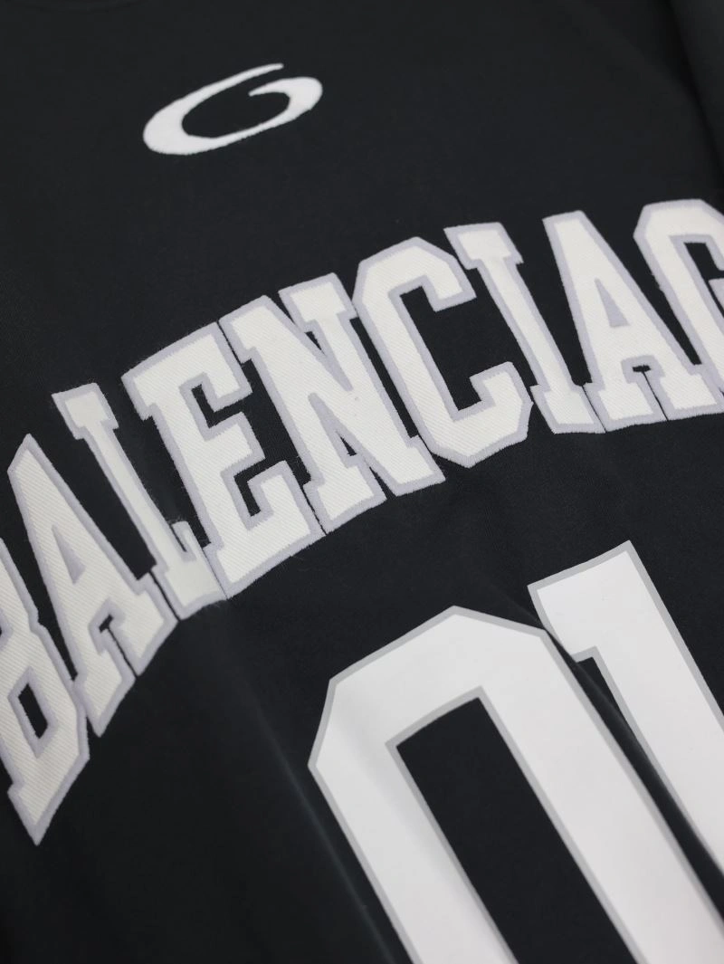 Accurate model Balenciaga T-Shirts