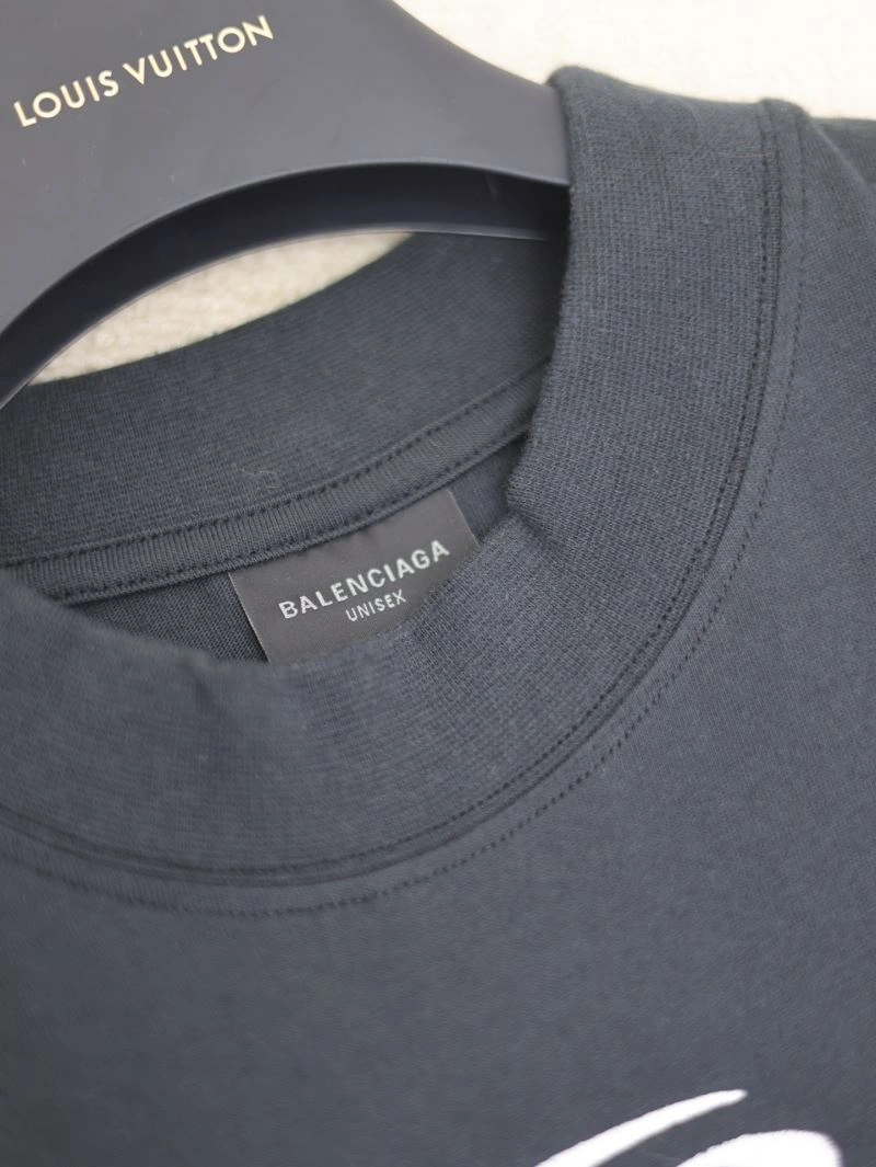 Accurate model Balenciaga T-Shirts