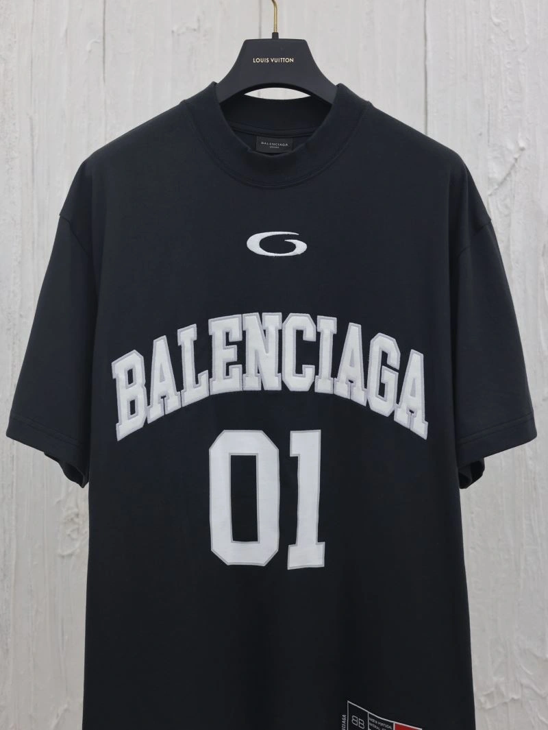 Accurate model Balenciaga T-Shirts