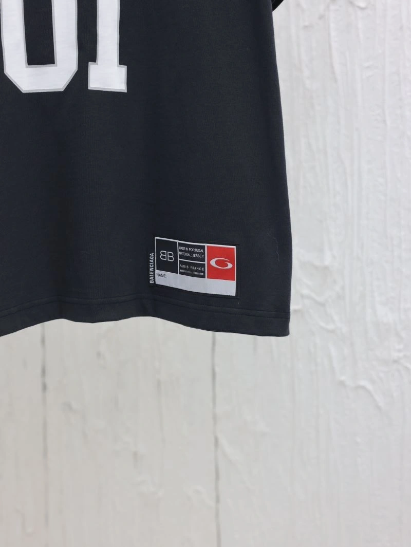 Accurate model Balenciaga T-Shirts