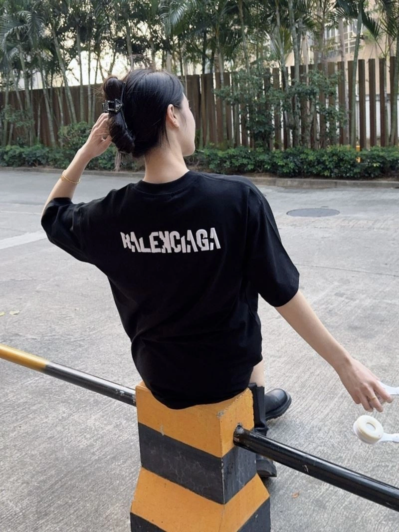 Low-cost Balenciaga T-Shirts