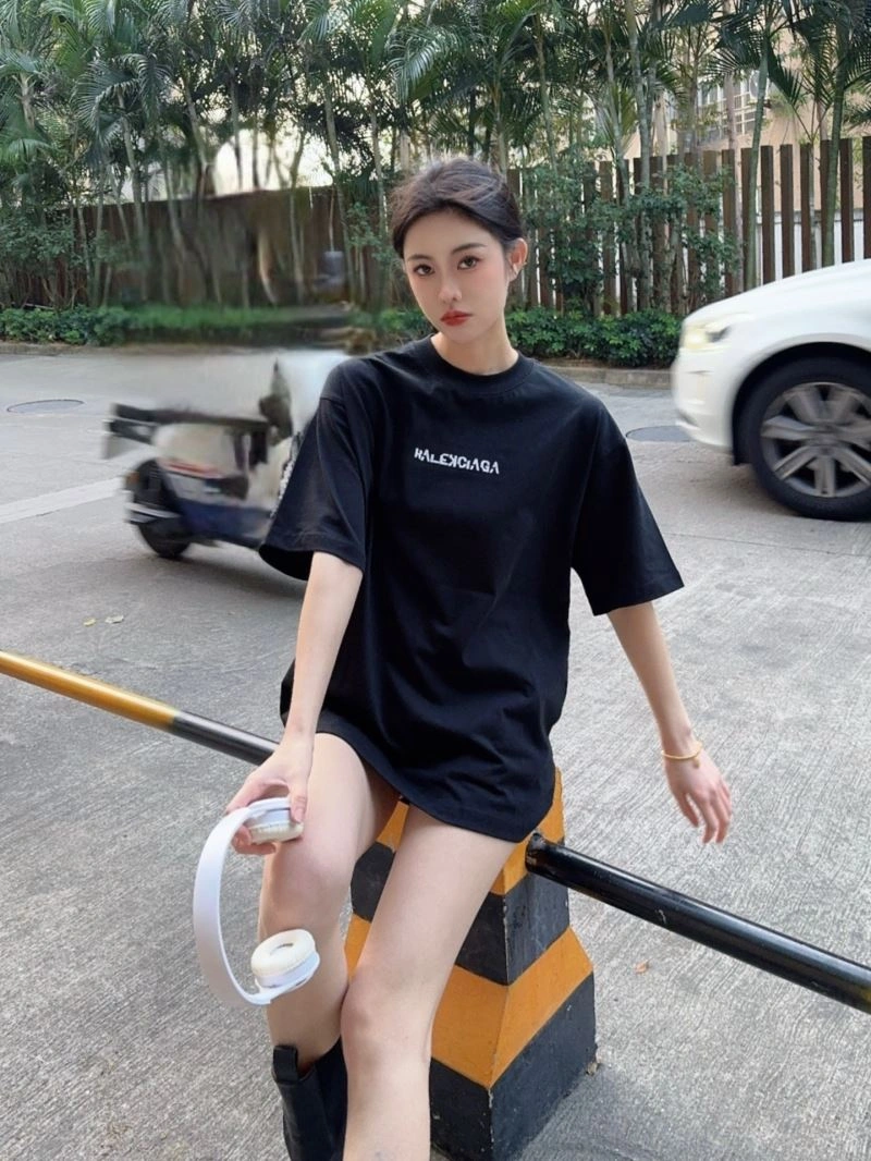 Low-cost Balenciaga T-Shirts