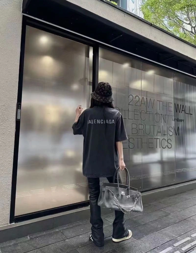 Low-cost Balenciaga T-Shirts