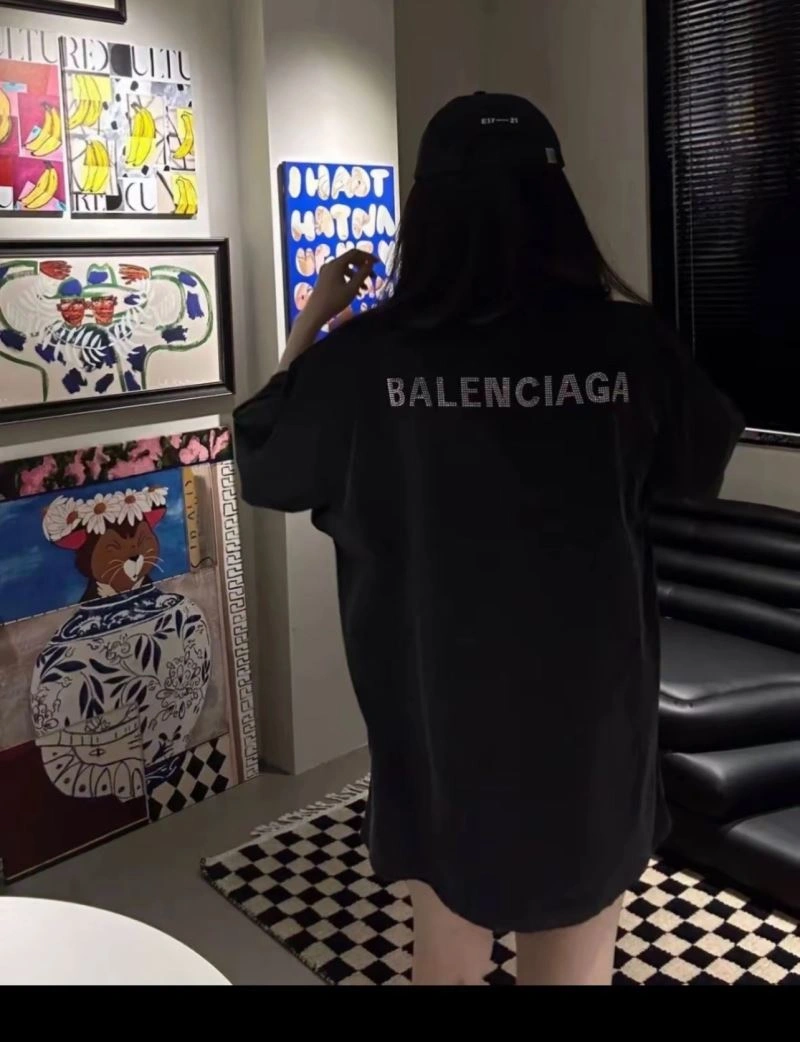 Low-cost Balenciaga T-Shirts