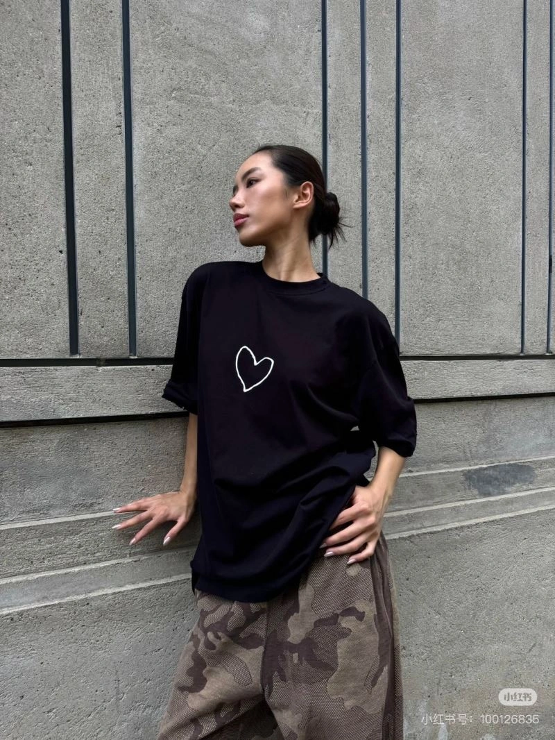 Bargain Balenciaga T-Shirts