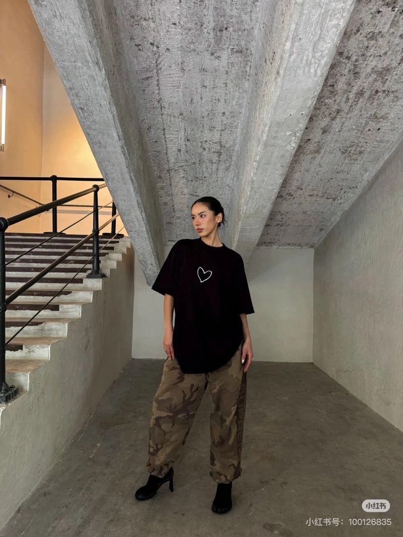 Bargain Balenciaga T-Shirts