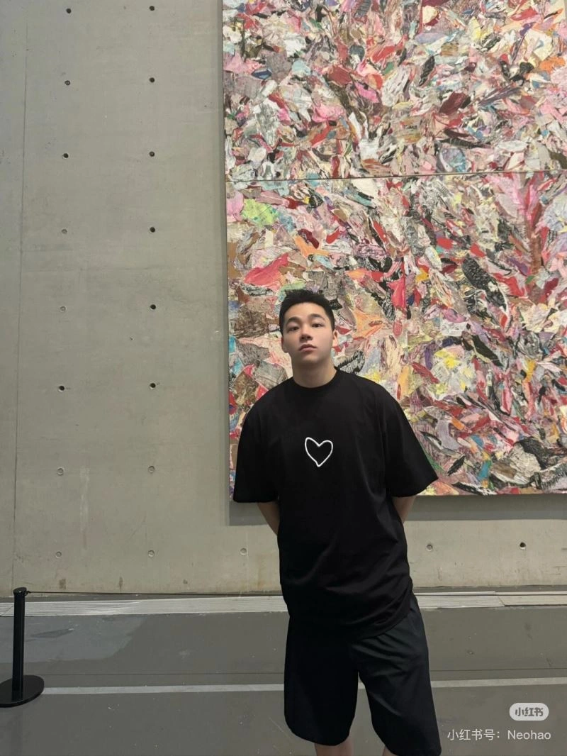 Bargain Balenciaga T-Shirts