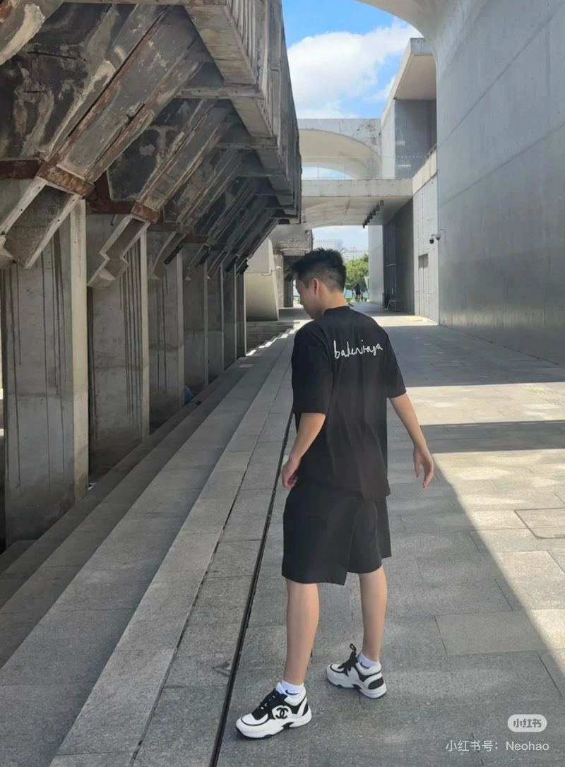 Bargain Balenciaga T-Shirts