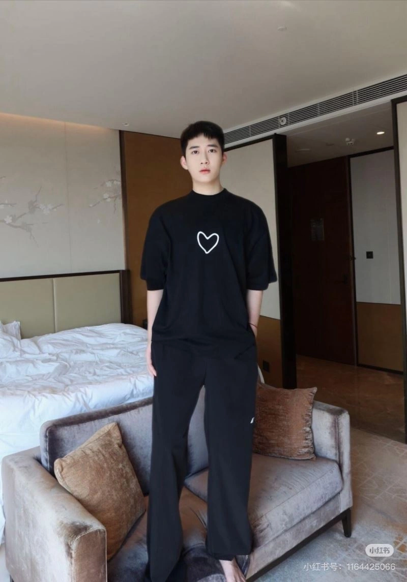 Bargain Balenciaga T-Shirts