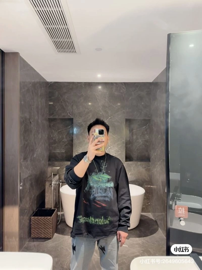 Indistinguishable Balenciaga T-Shirts