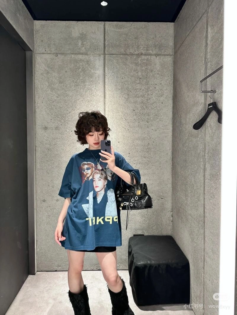 Exact replica Balenciaga T-Shirts