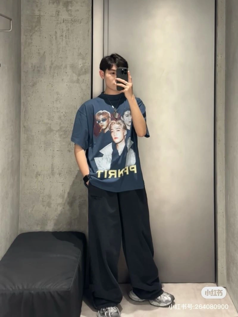 Exact replica Balenciaga T-Shirts