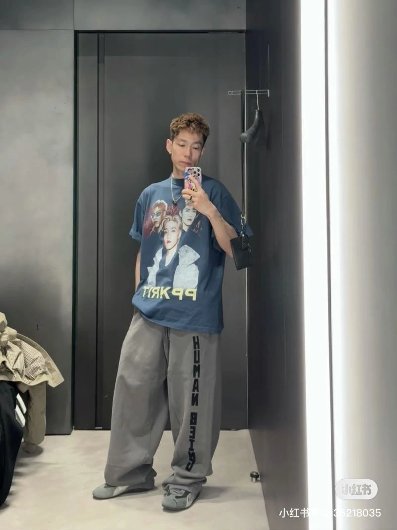 Exact replica Balenciaga T-Shirts