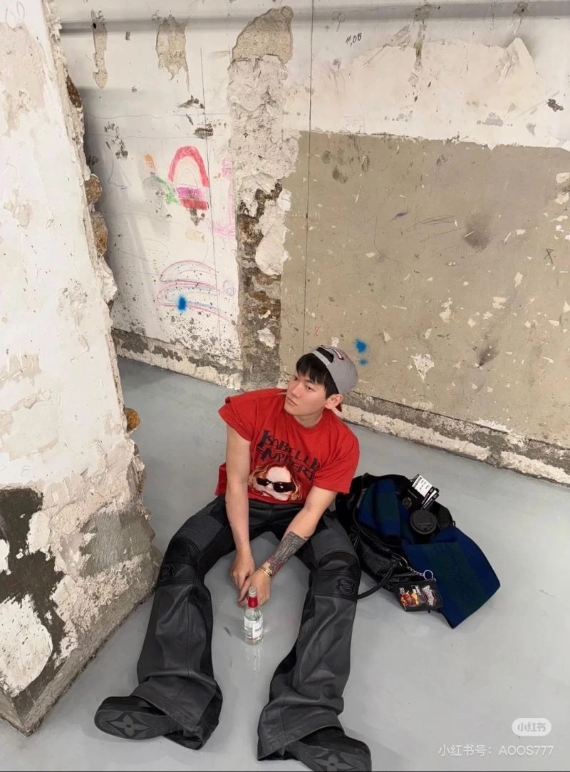 Indistinguishable Balenciaga T-Shirts