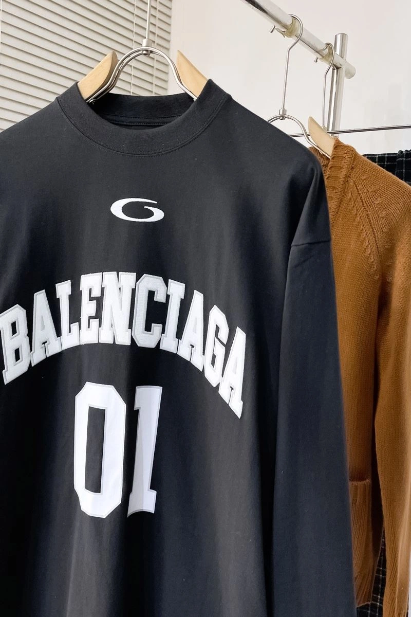 Low-cost Balenciaga T-Shirts