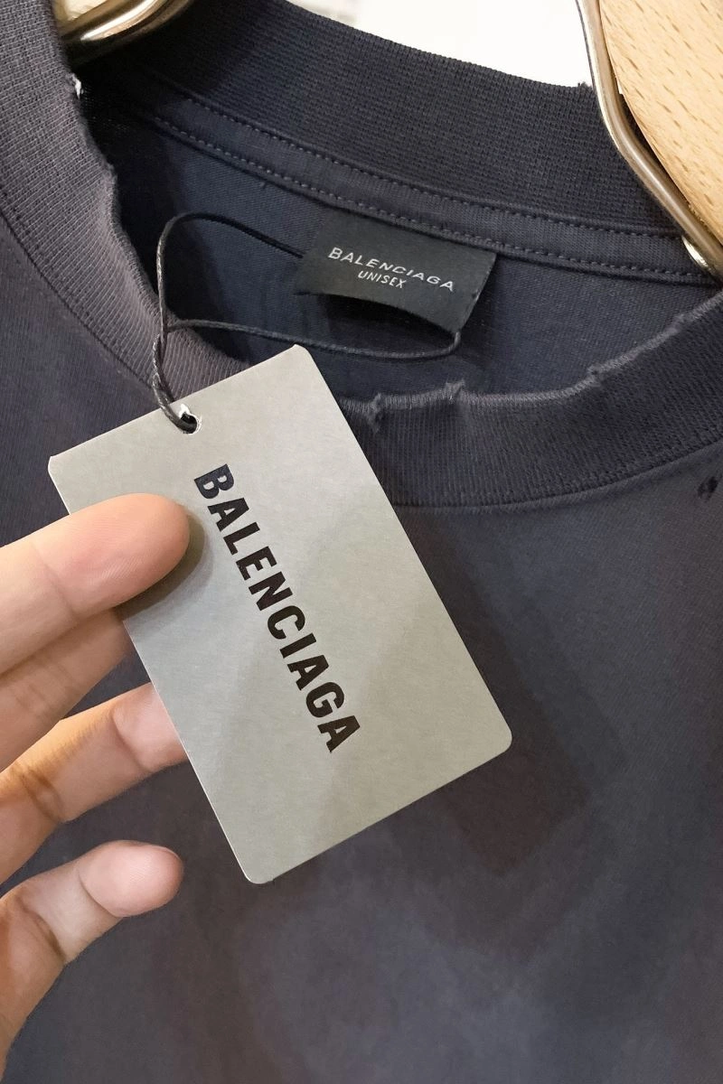 Accurate model Balenciaga T-Shirts