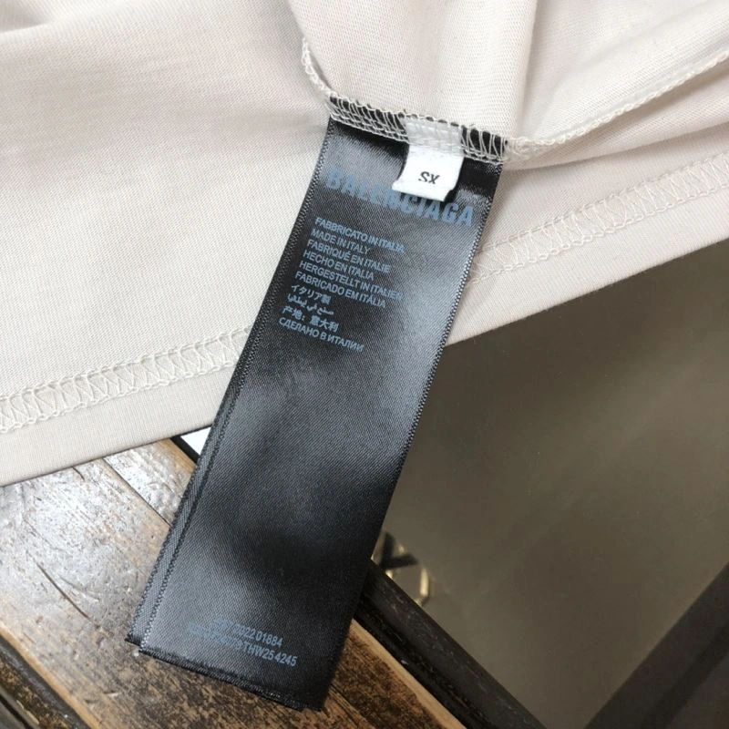 Accurate model Balenciaga T-Shirts