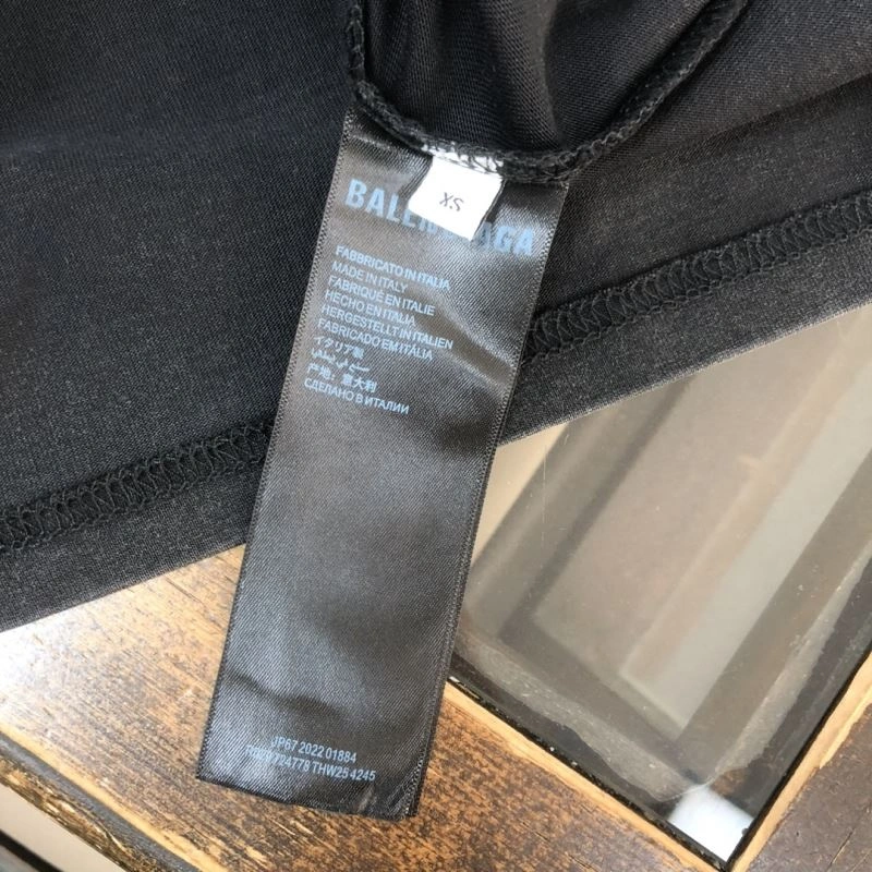 Accurate model Balenciaga T-Shirts