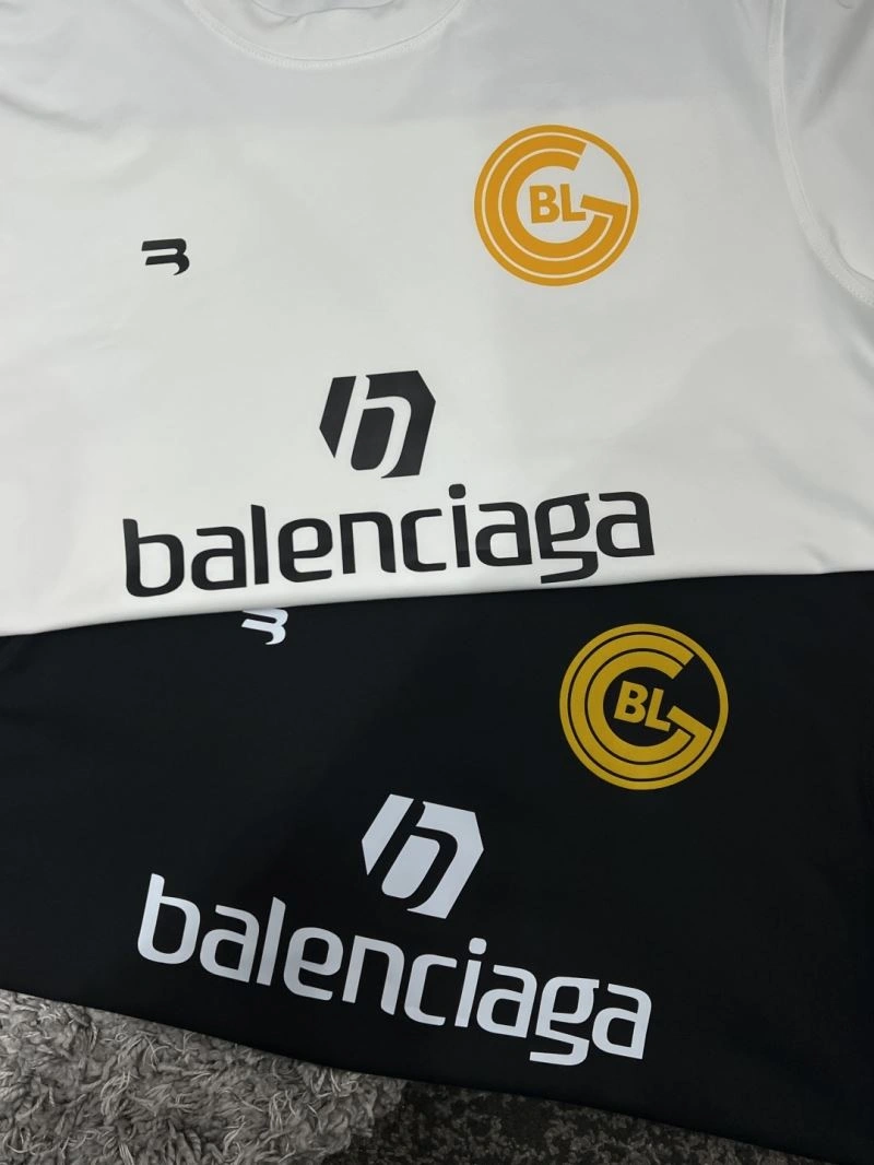 Bargain Balenciaga T-Shirts