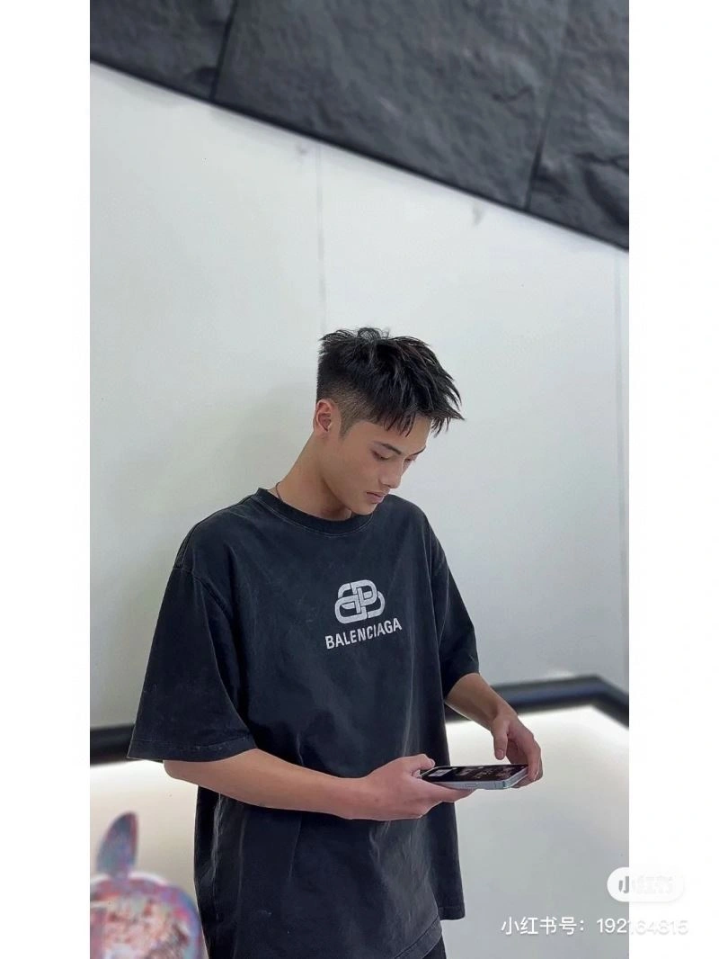 Exact replica Balenciaga T-Shirts