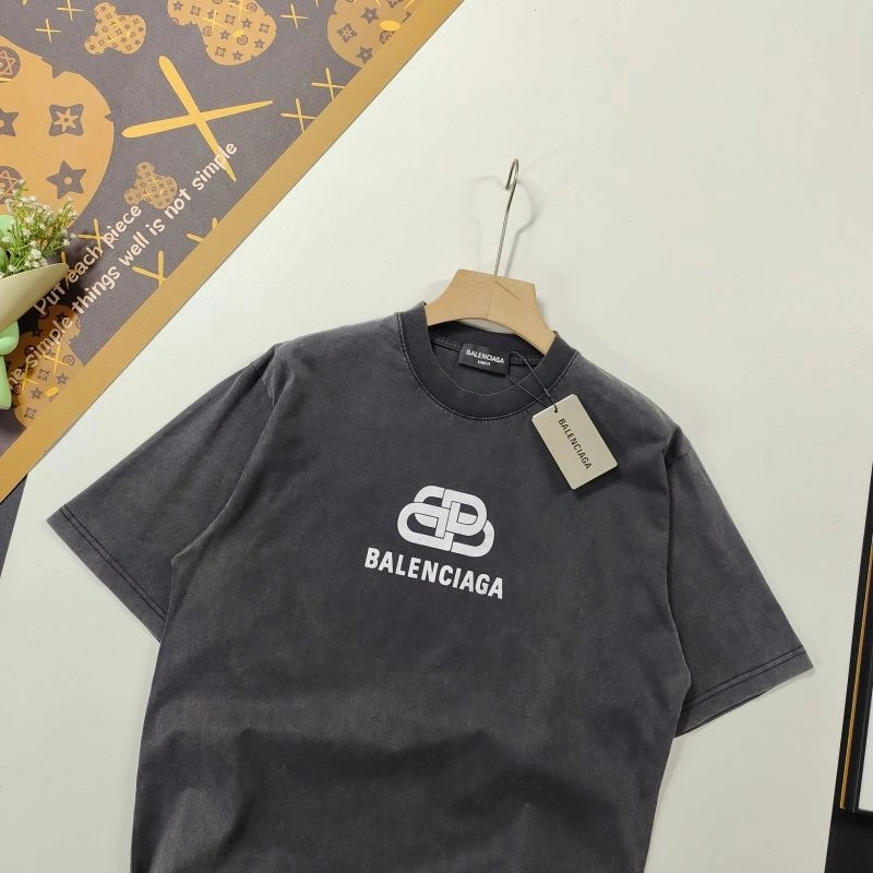 Exact replica Balenciaga T-Shirts