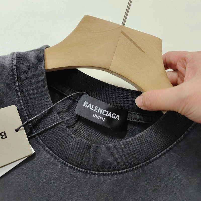 Exact replica Balenciaga T-Shirts