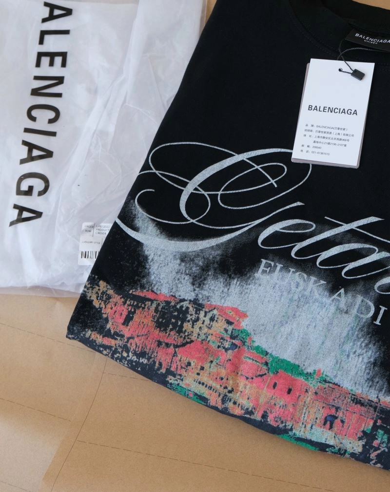 Accurate model Balenciaga T-Shirts