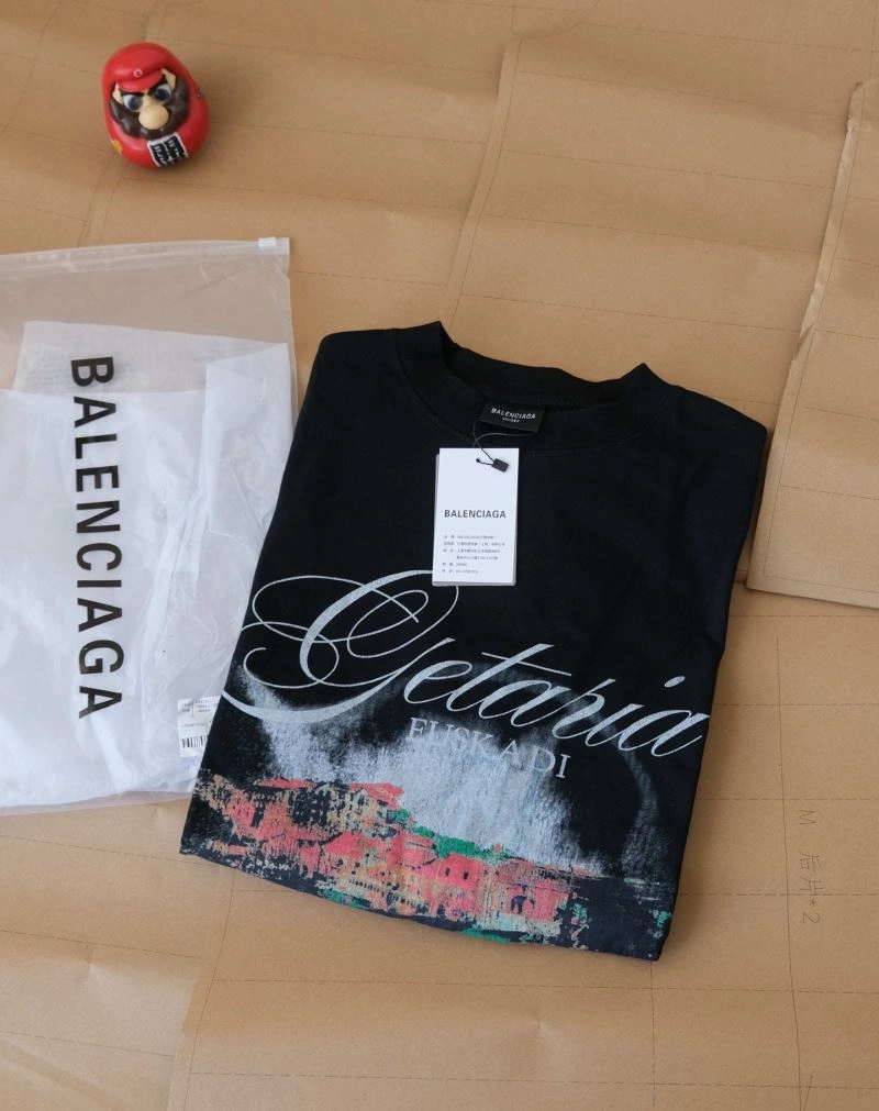 Accurate model Balenciaga T-Shirts