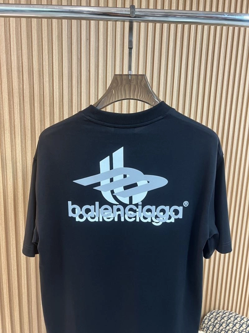 Accurate model Balenciaga T-Shirts