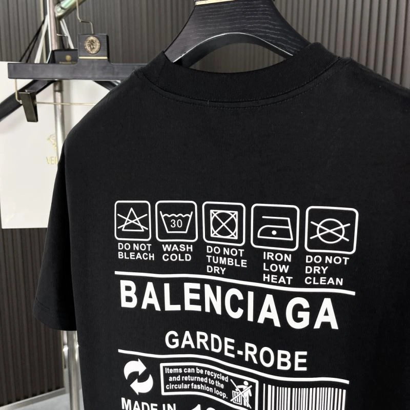 Accurate model Balenciaga T-Shirts