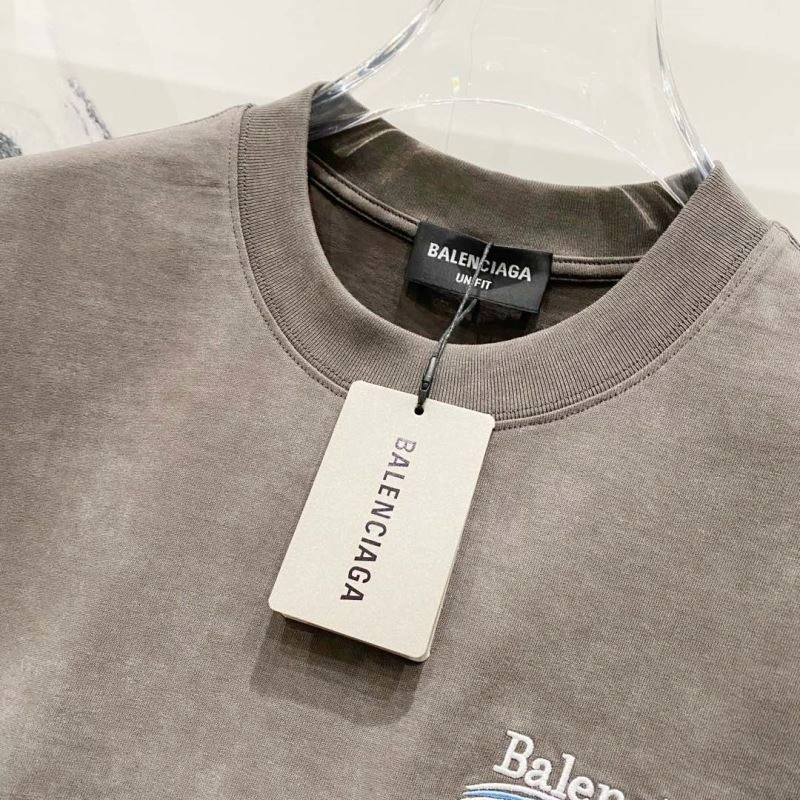 Bargain Balenciaga T-Shirts