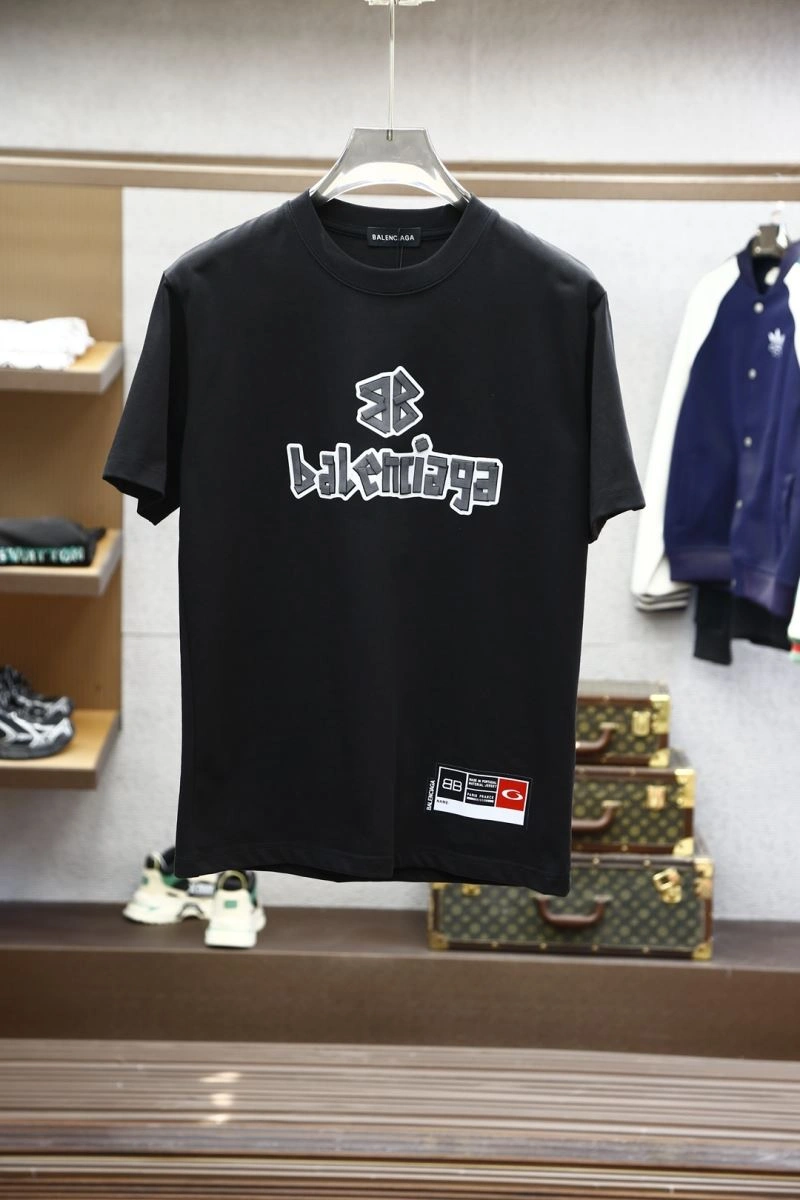Accurate model Balenciaga T-Shirts