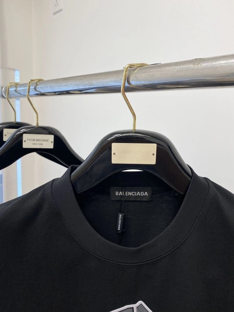 Accurate model Balenciaga T-Shirts