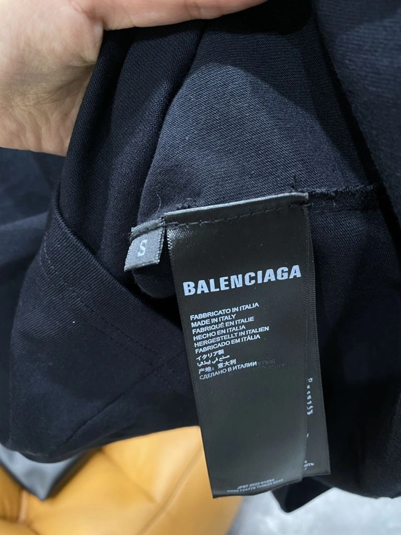 Accurate model Balenciaga T-Shirts
