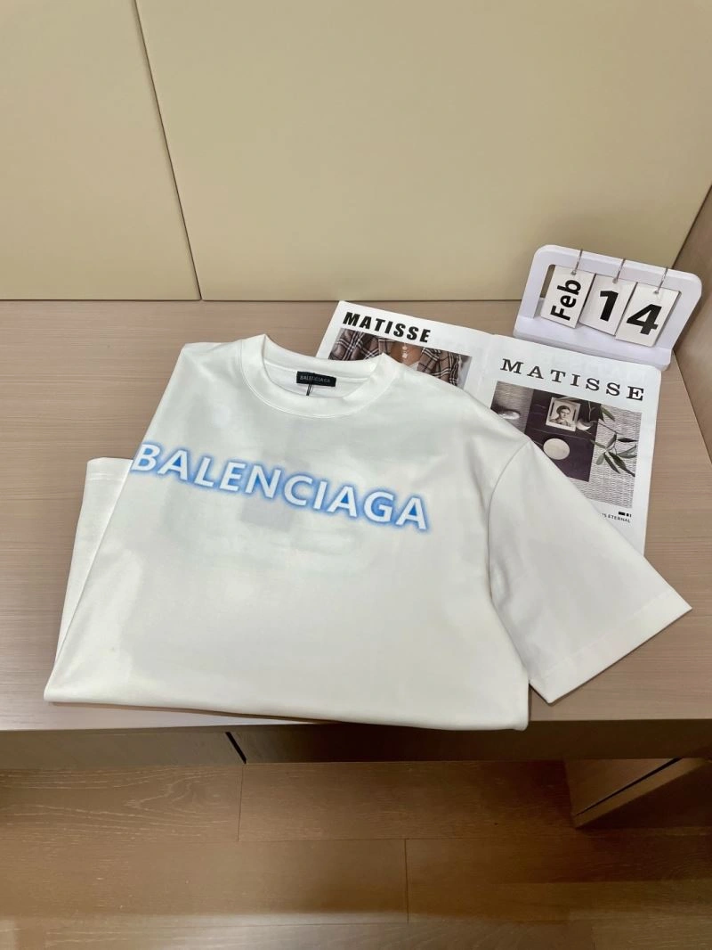 Bargain Balenciaga T-Shirts