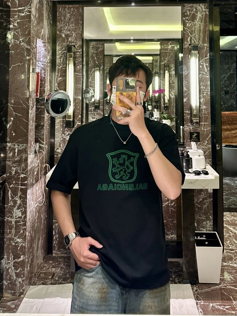 Reasonably priced Balenciaga T-Shirts