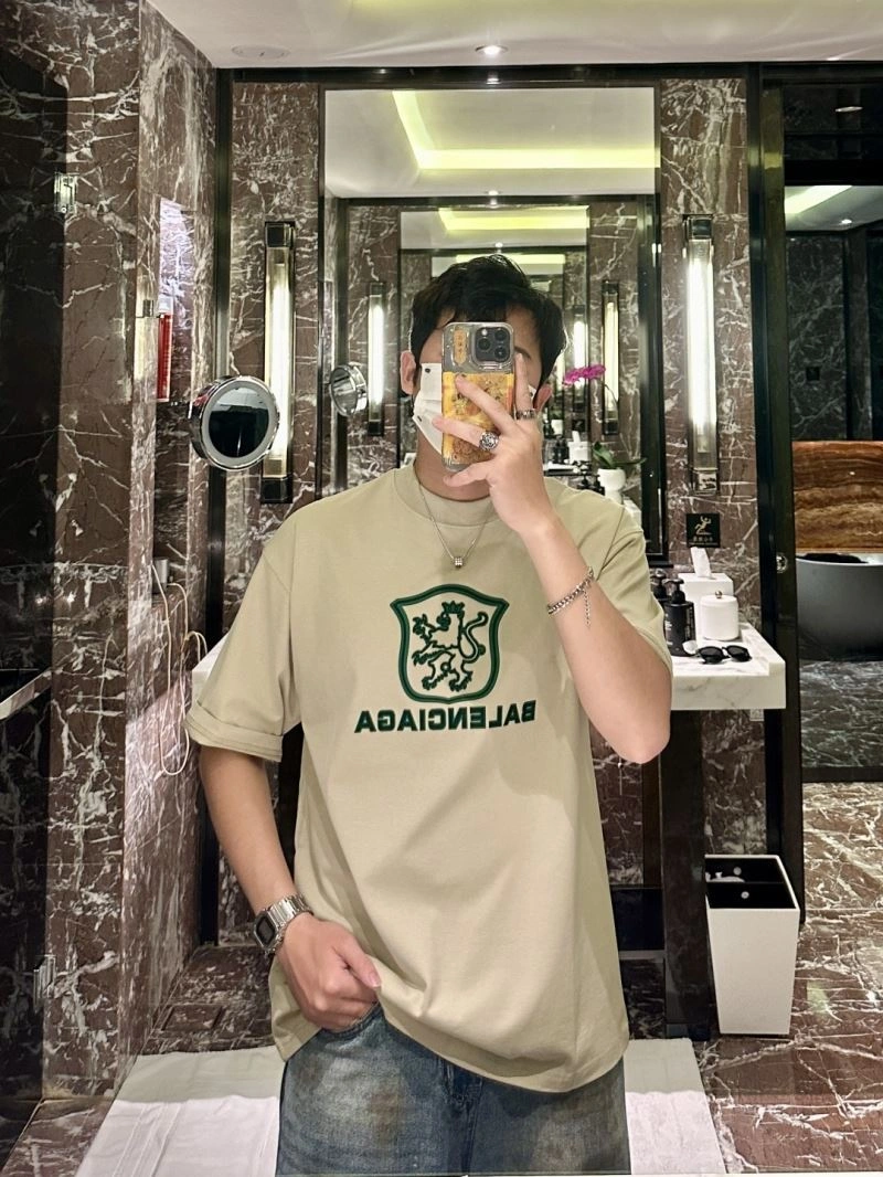 Economical Balenciaga T-Shirts