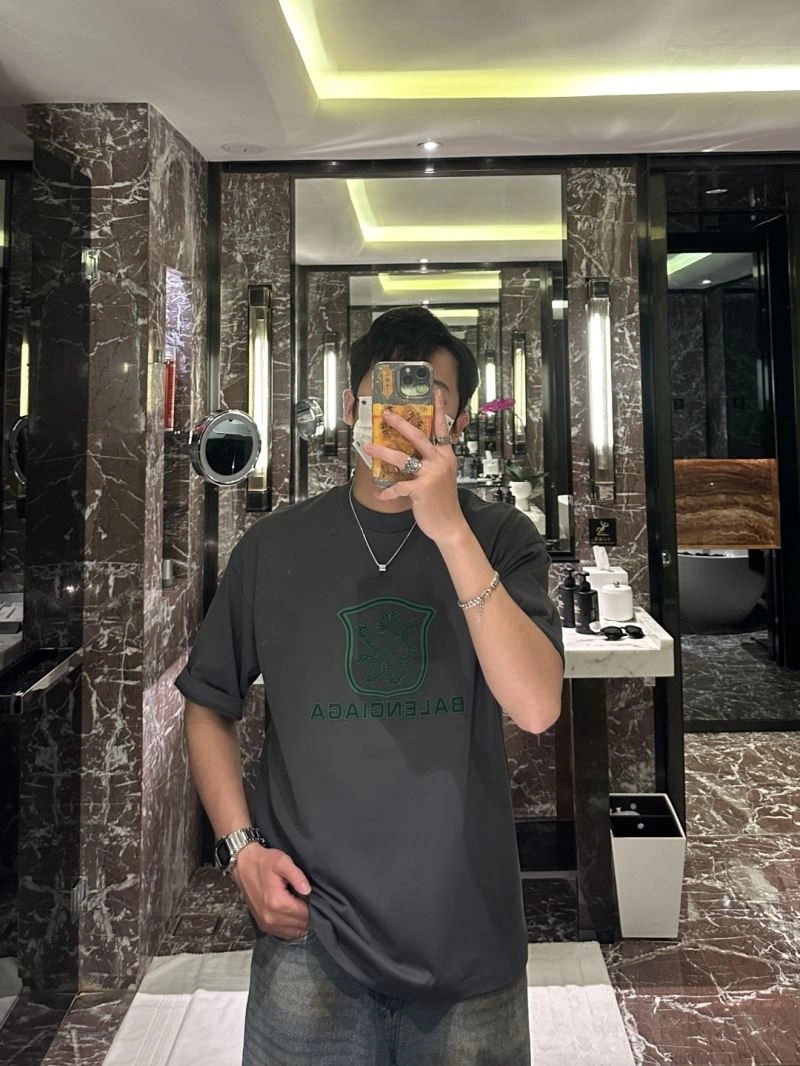 Economical Balenciaga T-Shirts