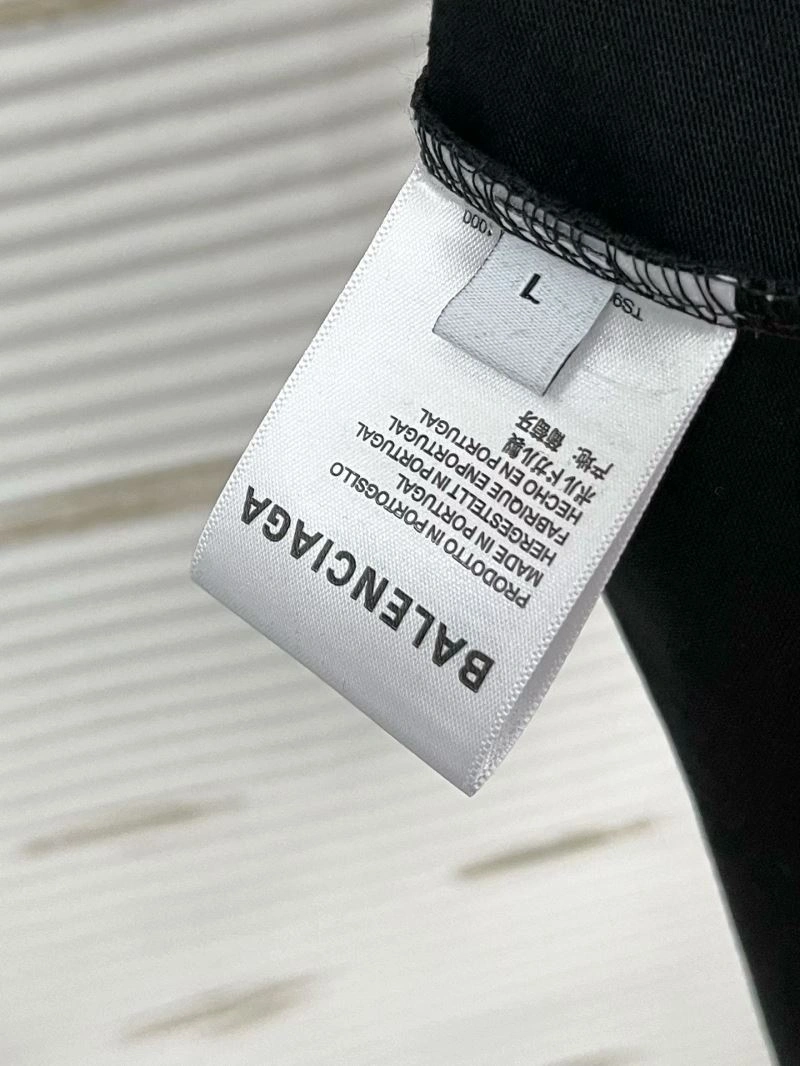 Accurate model Balenciaga T-Shirts