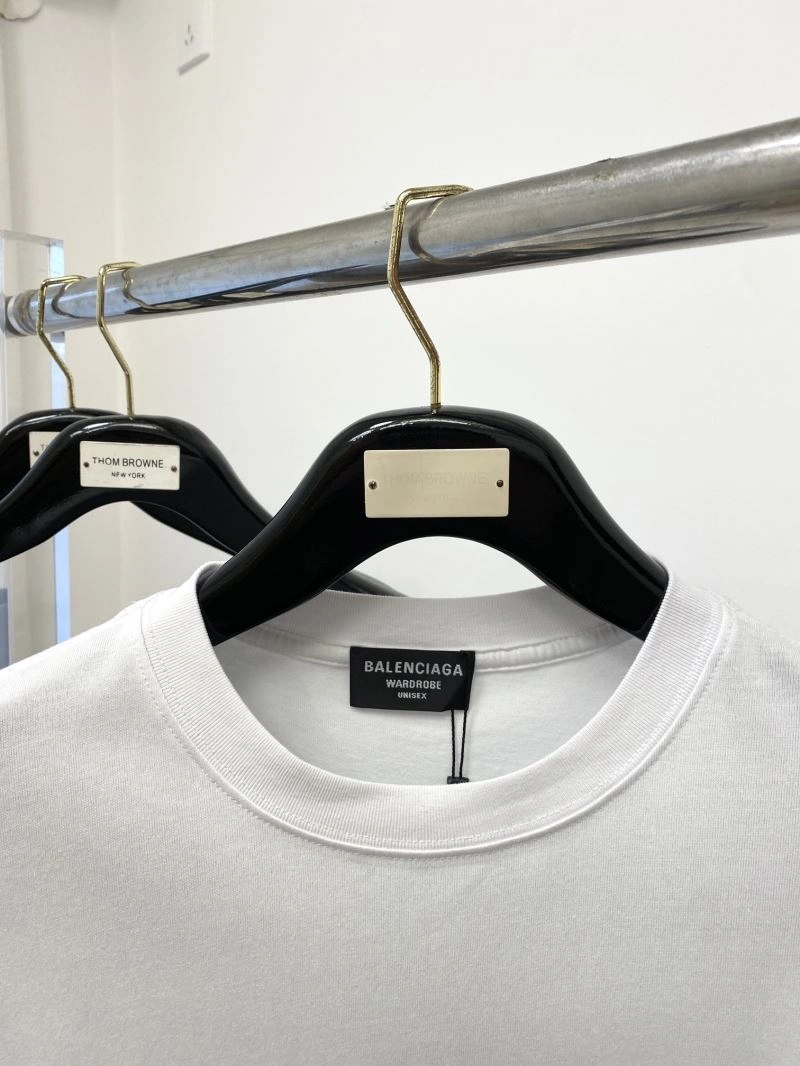 Bargain Balenciaga T-Shirts