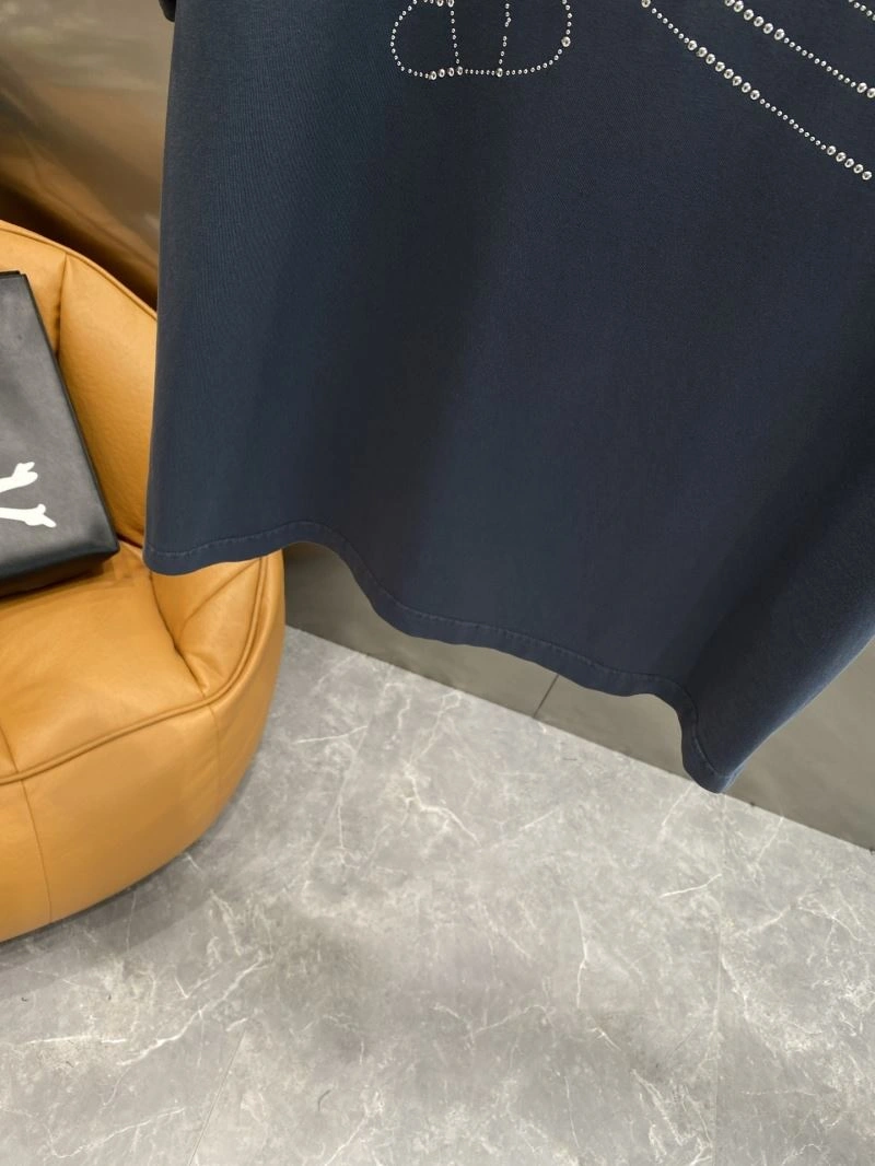 Indistinguishable Balenciaga T-Shirts