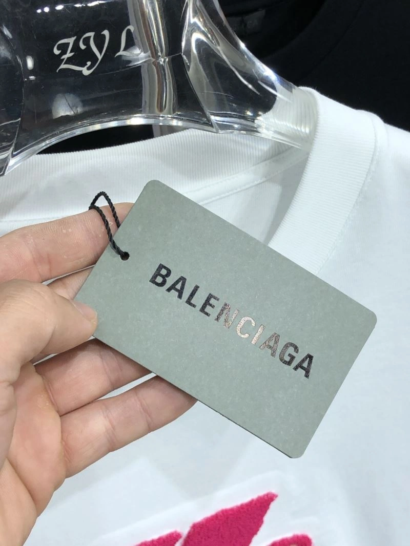 Accurate model Balenciaga T-Shirts