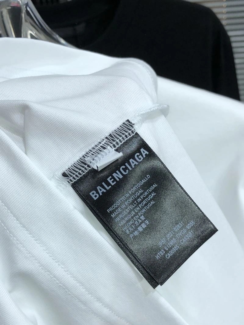 Accurate model Balenciaga T-Shirts