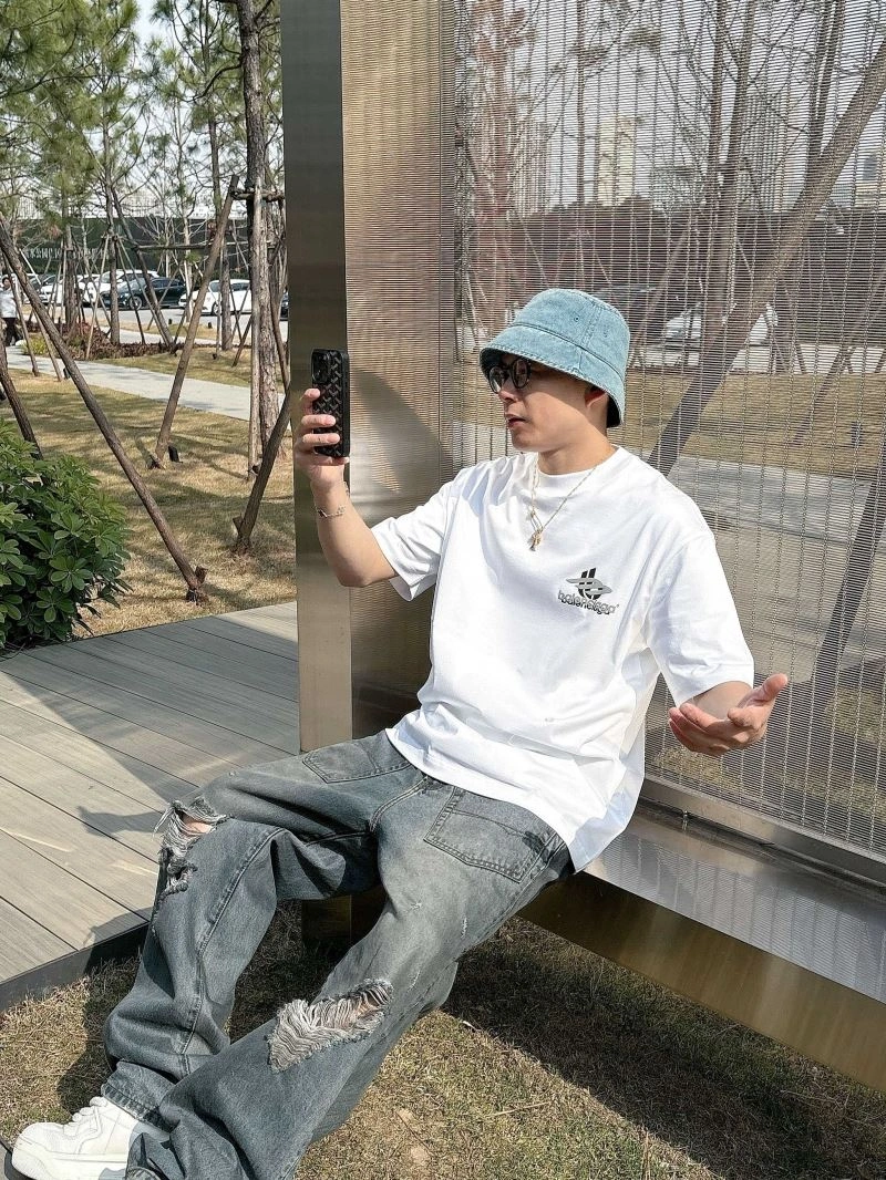 Exact replica Balenciaga T-Shirts