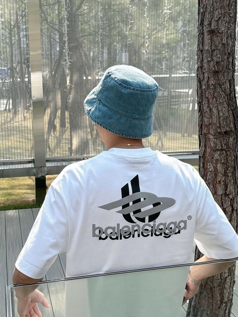 Exact replica Balenciaga T-Shirts