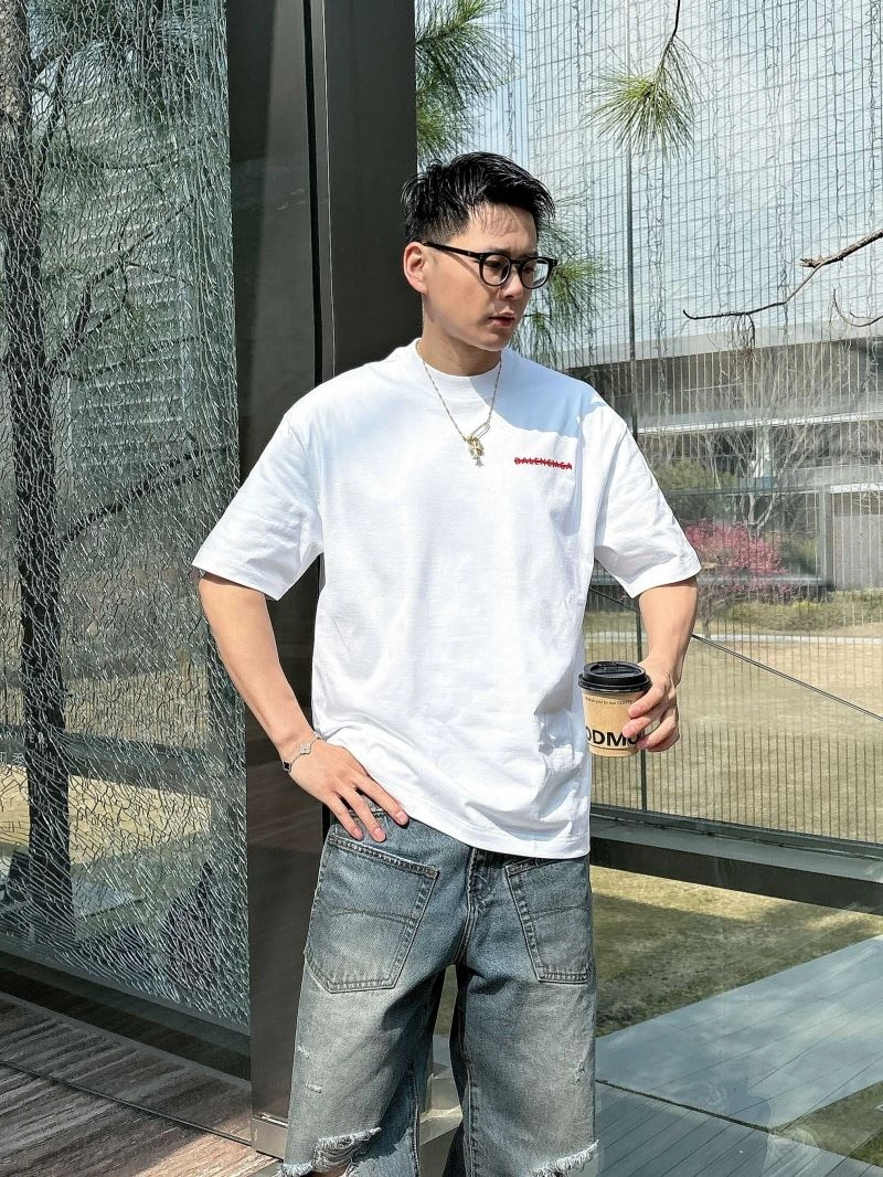 Low-cost Balenciaga T-Shirts