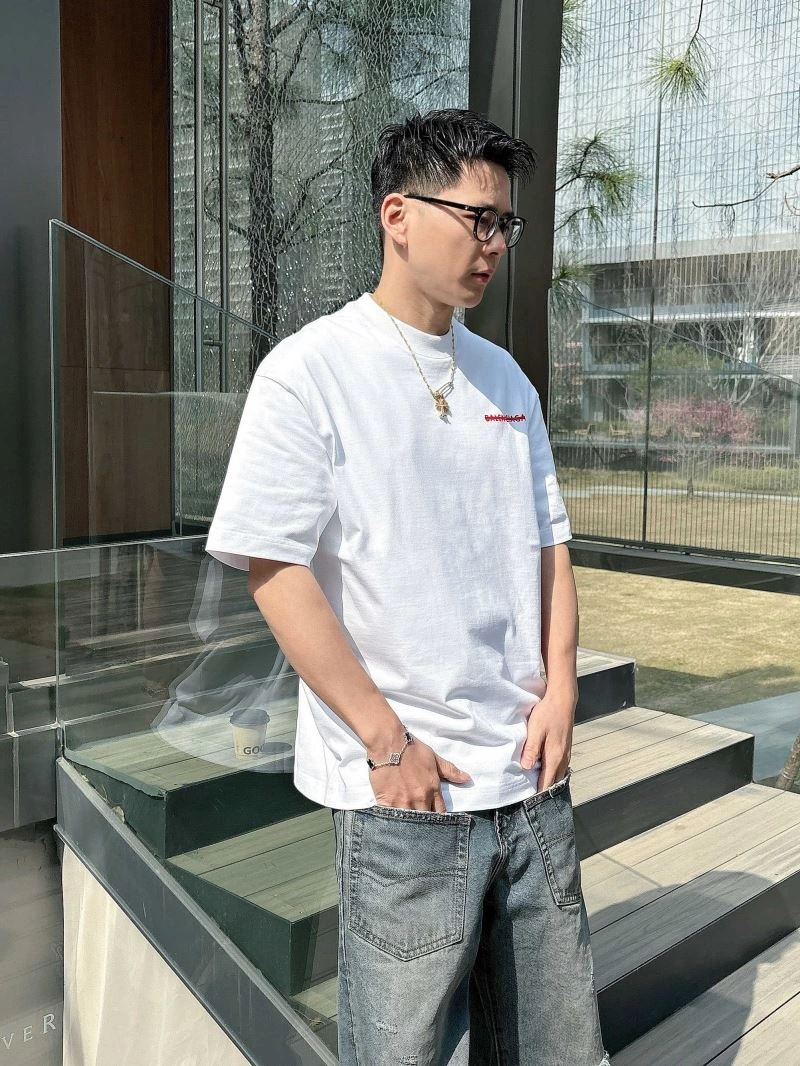 Low-cost Balenciaga T-Shirts