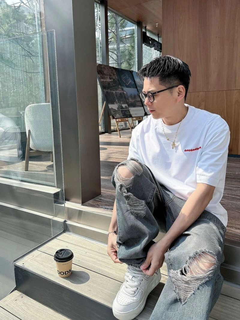 Low-cost Balenciaga T-Shirts