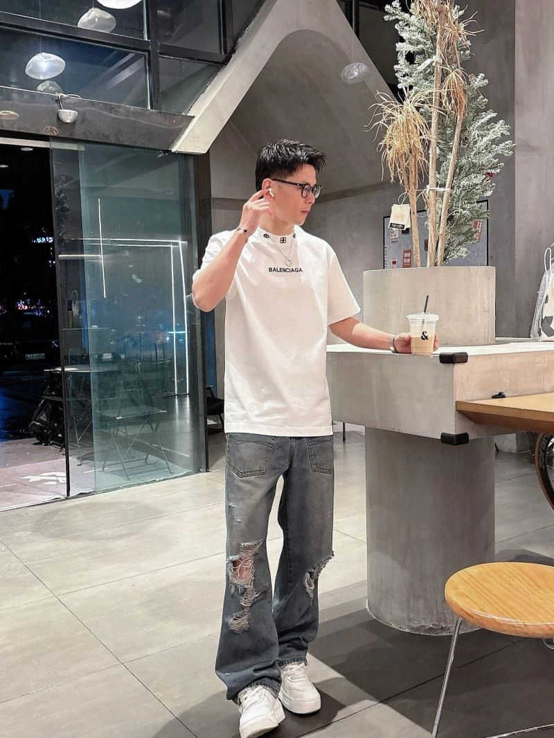Discounted Balenciaga T-Shirts