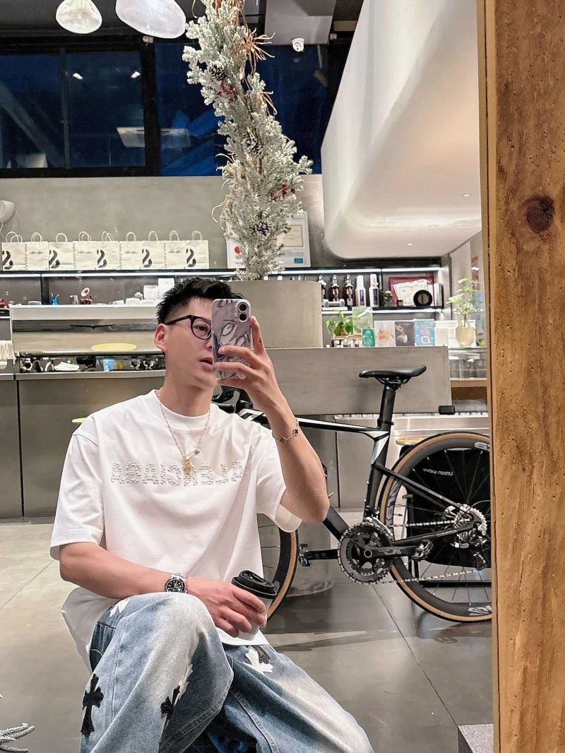 Reasonably priced Balenciaga T-Shirts